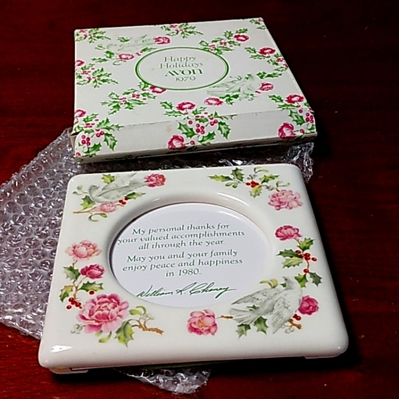 Avon | Accents | Vintage Avon Holiday Collectible Picture Frame | Poshmark